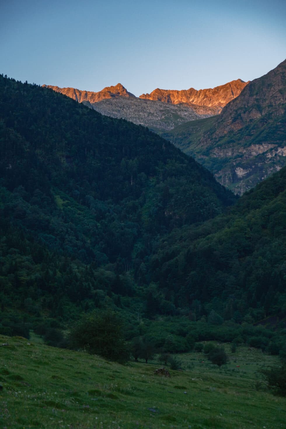 Lac d'Oô : Randonnée facile depuis les Granges d'Astau – Globefreelancers