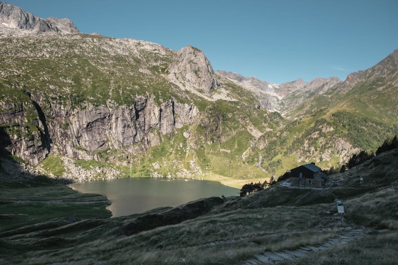 Lac d'Oô : Randonnée facile depuis les Granges d'Astau – Globefreelancers