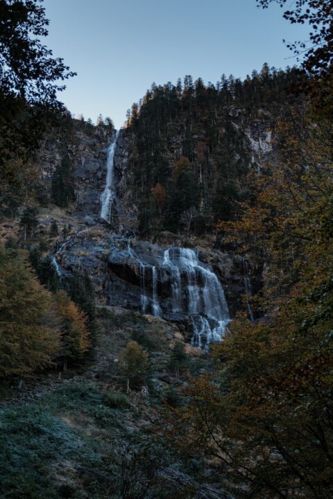 Cascade d'Ars : Randonnée en Boucle – Globefreelancers